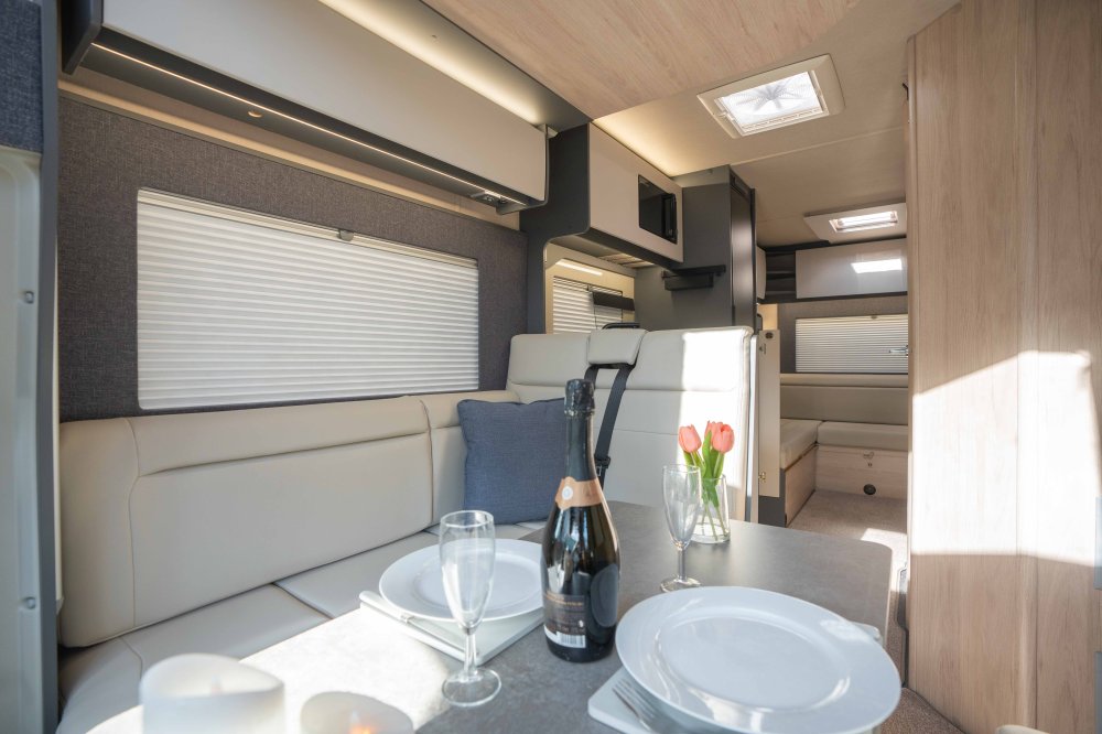 New Ford Autotrail F-Line F72 165BHP Auto Motorhome for Sale ...